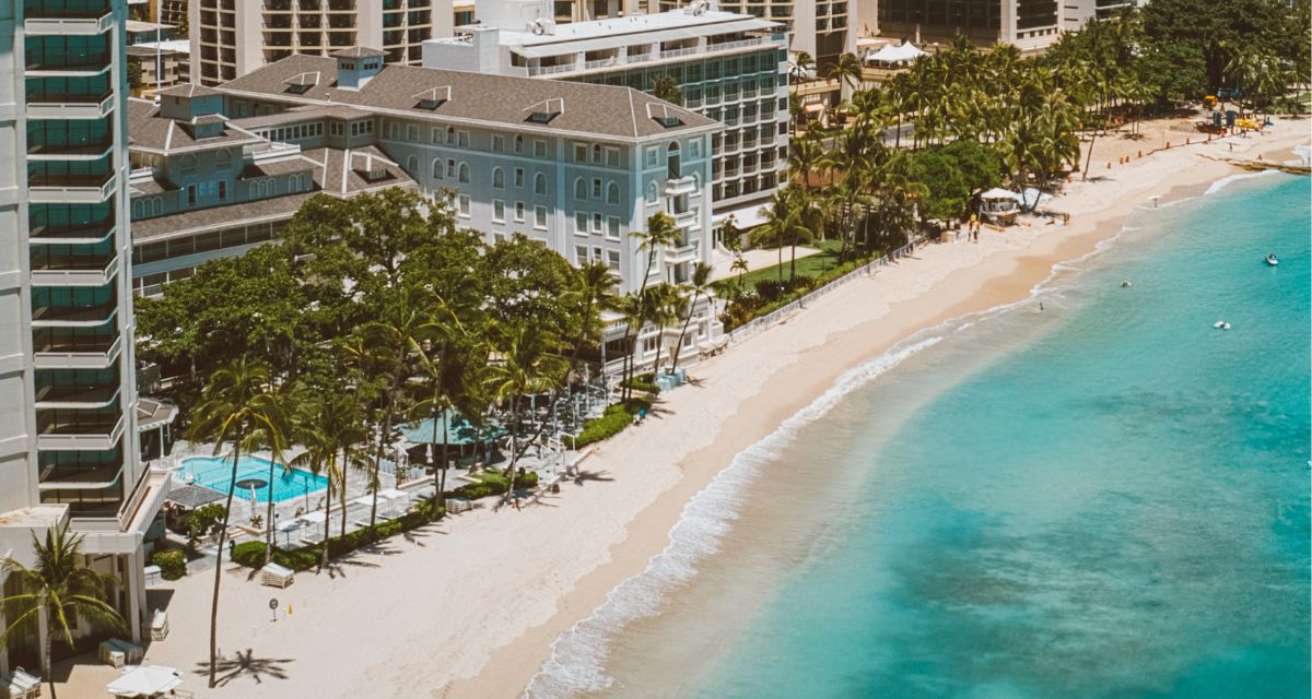 Moana Surfrider: 1st Hotel in Waikiki - Yes to Hawaii
